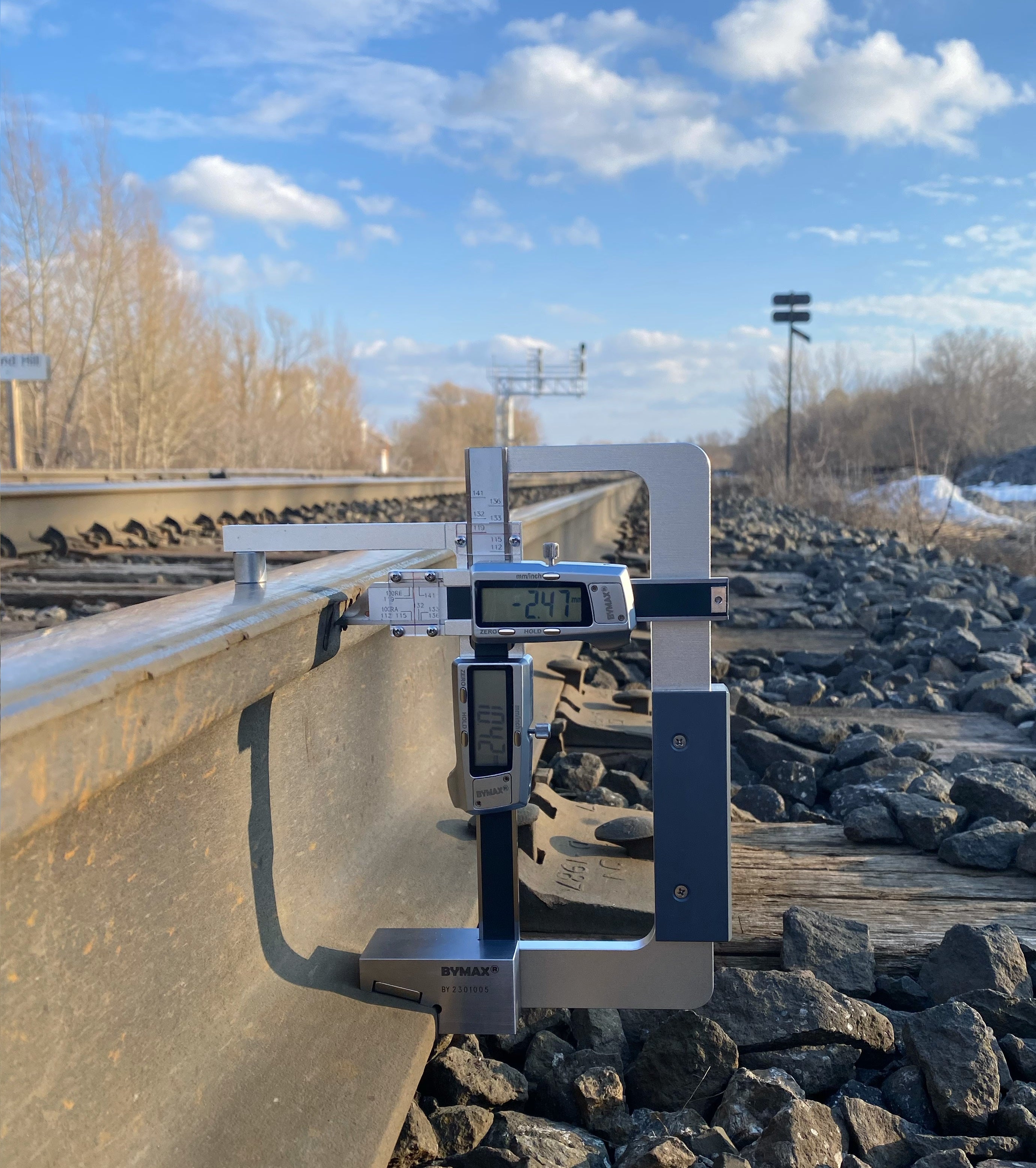 Digital Universal Rail Wear Gauge - UTG002 – ByMax Innovation